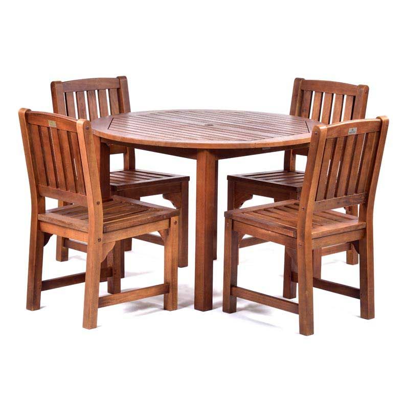 Round dining table with four side chairs – PiggyGarden